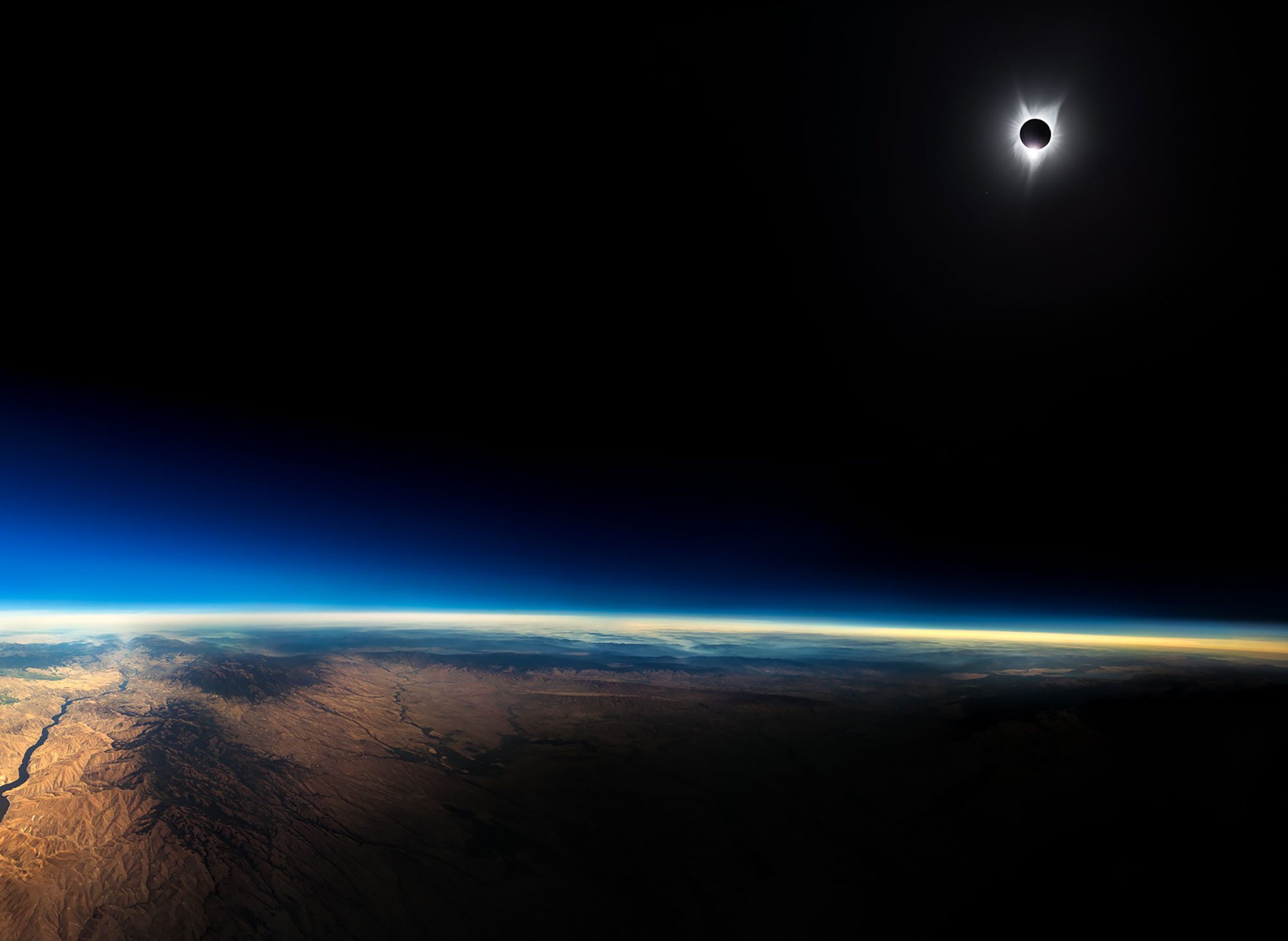 Airline facilitates solar-eclipse image | Business Jet Traveler
