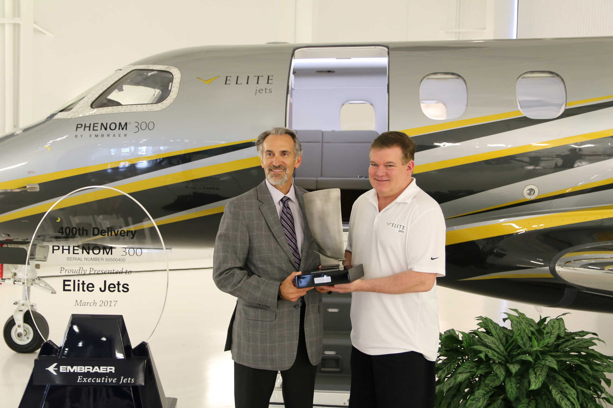 Embraer Hands Over Milestone 400th Phenom 300 to EliteJets | Business ...